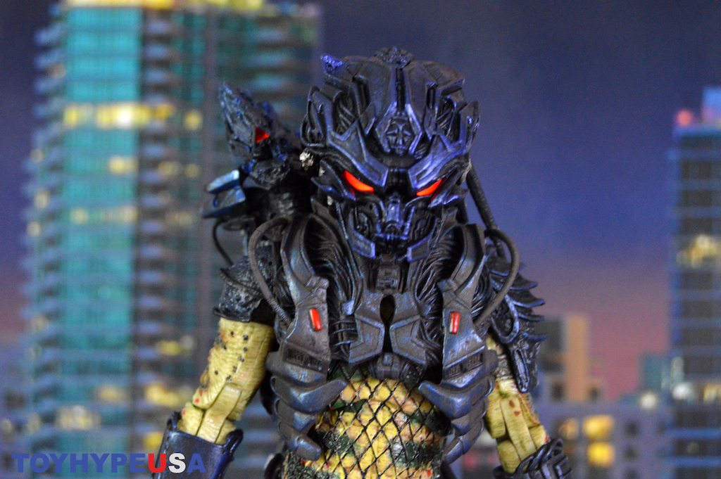 NECA Toys Predator 2 - Ultimate Armored Lost Predator Figure Review