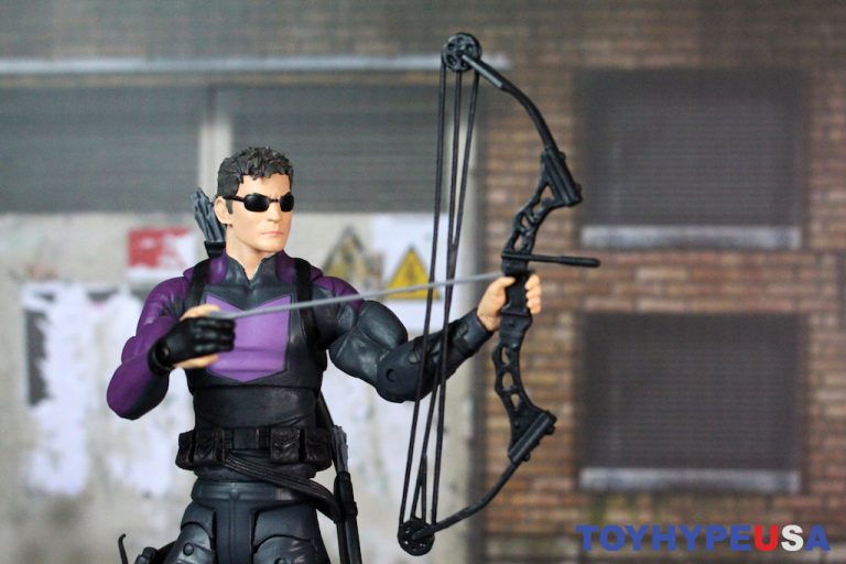 Disney Store Exclusive - Marvel Select Hawkeye Figure Review