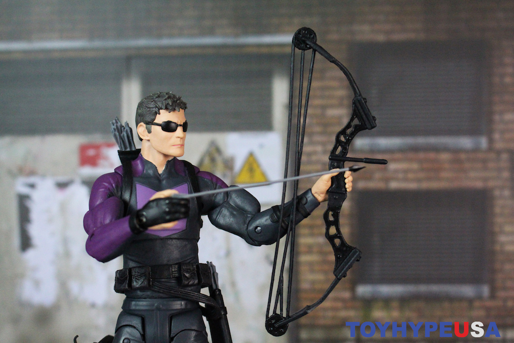 Disney Store Exclusive - Marvel Select Hawkeye Figure Review