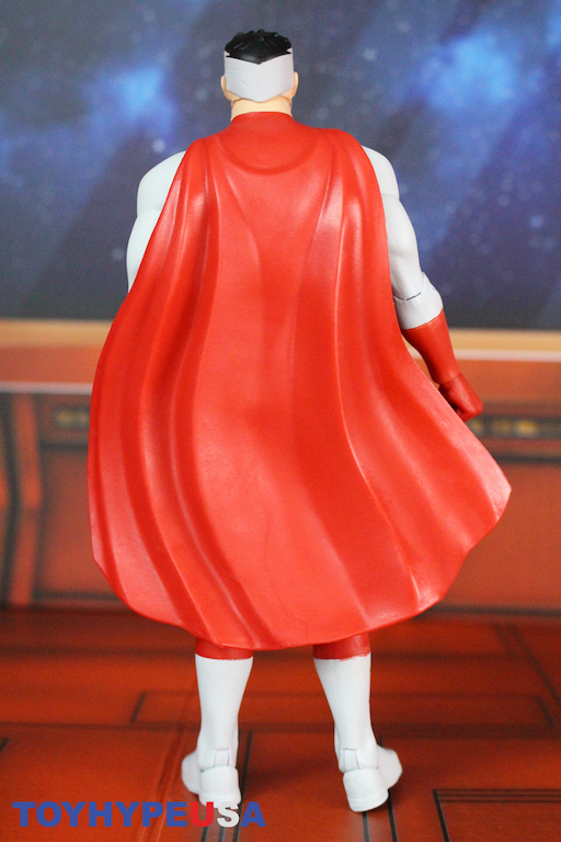 Diamond Select Toys Invincible - Omni-Man & Invincible Figures Review