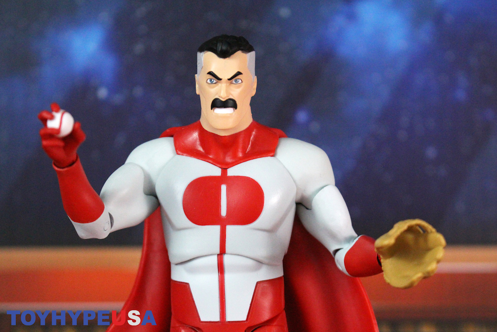 Diamond Select Toys Invincible - Omni-Man & Invincible Figures Review