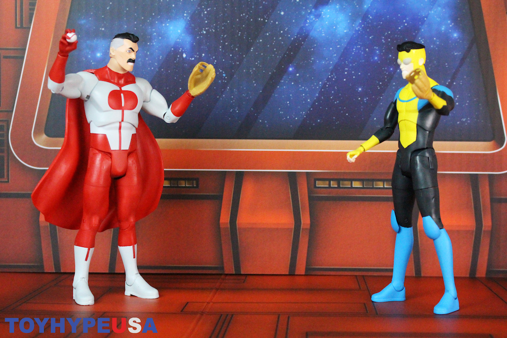 Diamond Select Toys Invincible - Omni-Man & Invincible Figures Review