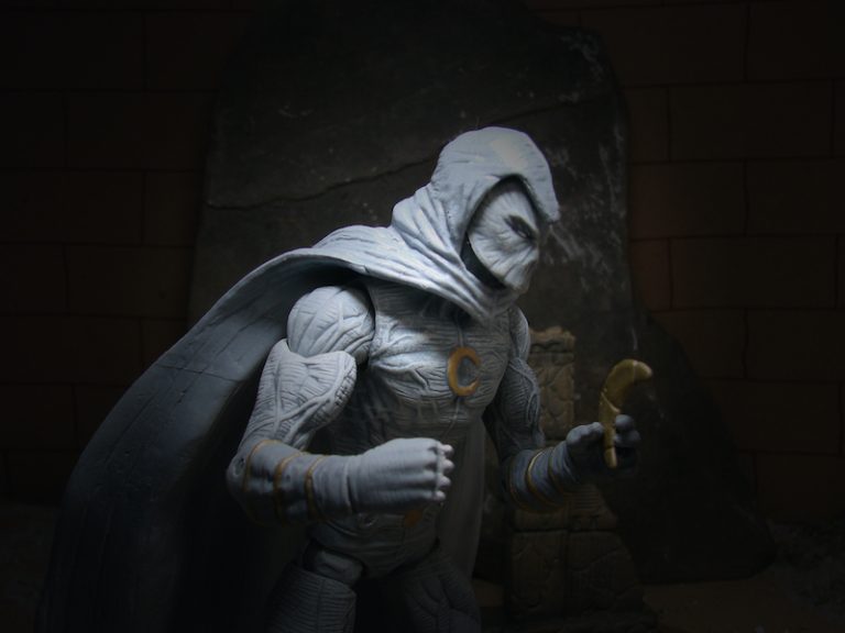 ShopDisney Exclusive Marvel Select Moon Knight Figure
