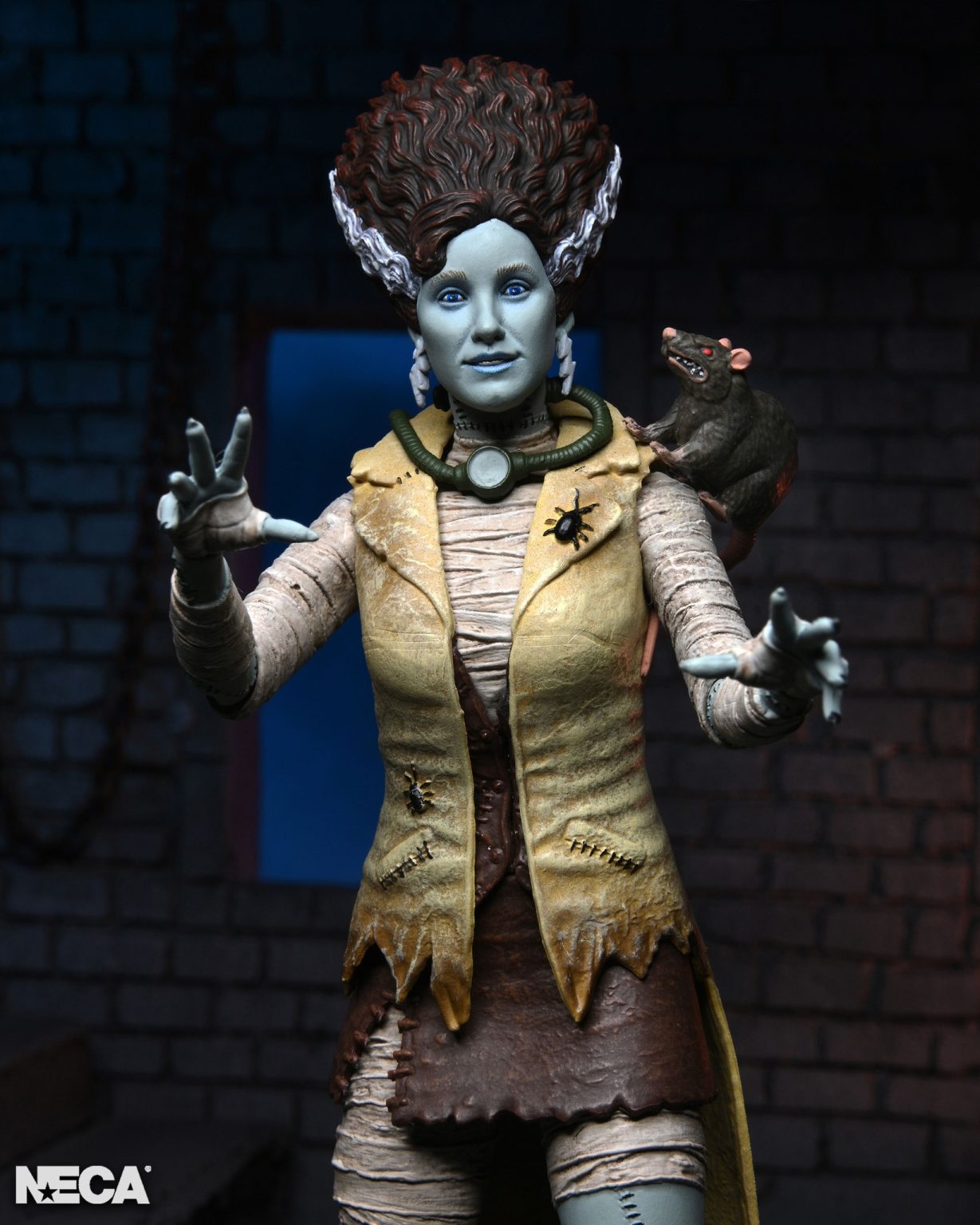 NECA Toys Teenage Mutant Ninja Turtles x Universal Monsters April O ...