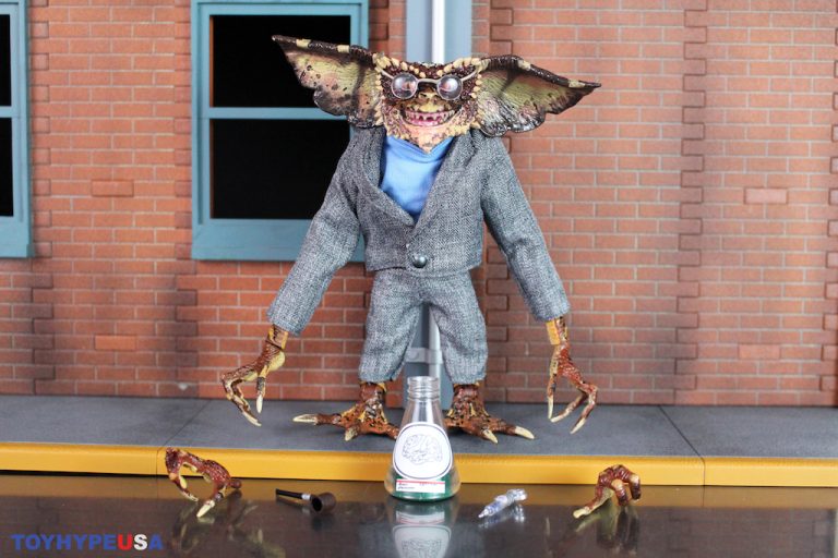 NECA Toys Gremlins 2: The New Batch Ultimate Brain Figure Review
