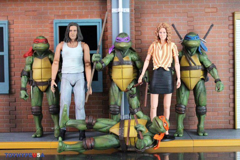 NECA Toys Teenage Mutant Ninja Turtles 1990 Casey Jones & April O'Neil ...