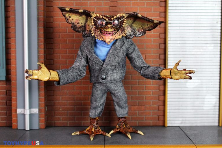 NECA Toys Gremlins 2: The New Batch Ultimate Brain Figure Review