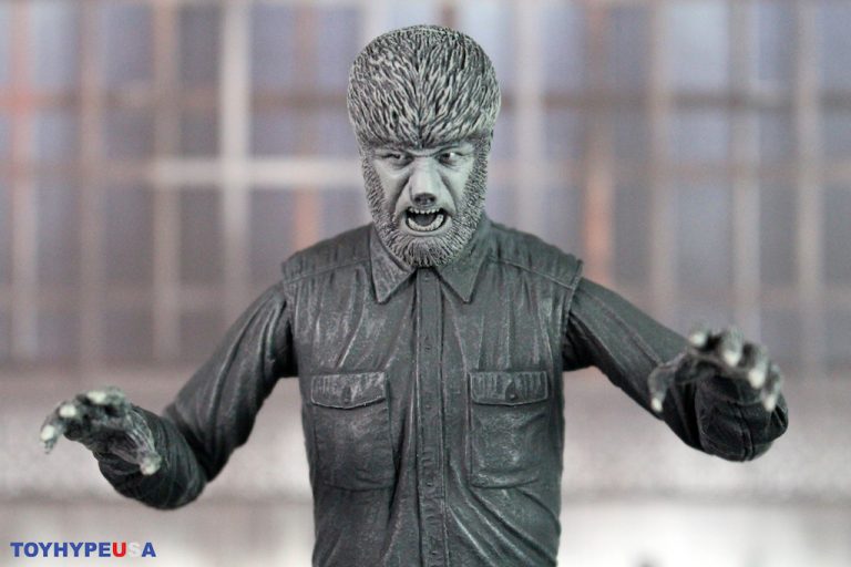NECA Toys Universal Monsters Ultimate The Wolf Man (Black & White ...