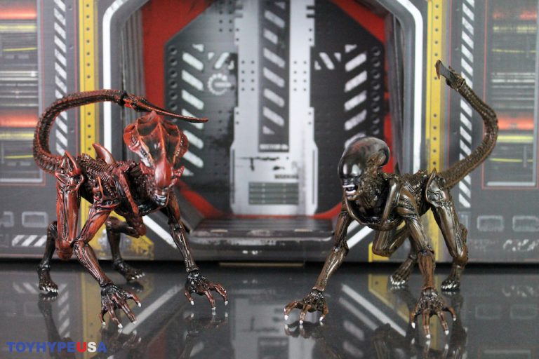 NECA Toys Aliens: Fireteam Elite - Prowler & Runner Alien Figures Review