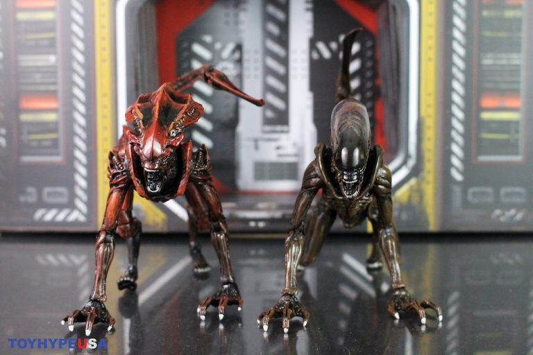 NECA Toys Aliens: Fireteam Elite - Prowler & Runner Alien Figures Review