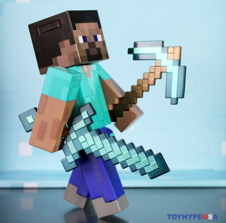 SDCC 2022 - Mattel Minecraft Diamond Level Steve Collector Figure Review