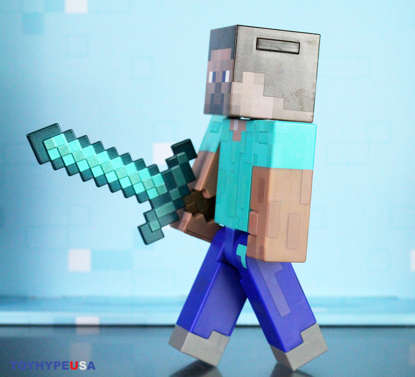 SDCC 2022 - Mattel Minecraft Diamond Level Steve Collector Figure Review