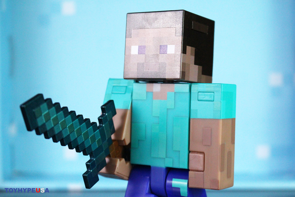 SDCC 2022 - Mattel Minecraft Diamond Level Steve Collector Figure Review