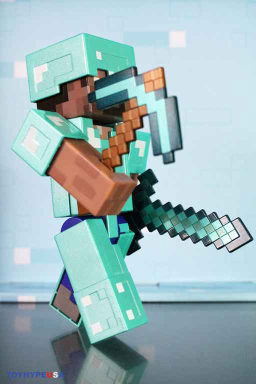 SDCC 2022 - Mattel Minecraft Diamond Level Steve Collector Figure Review