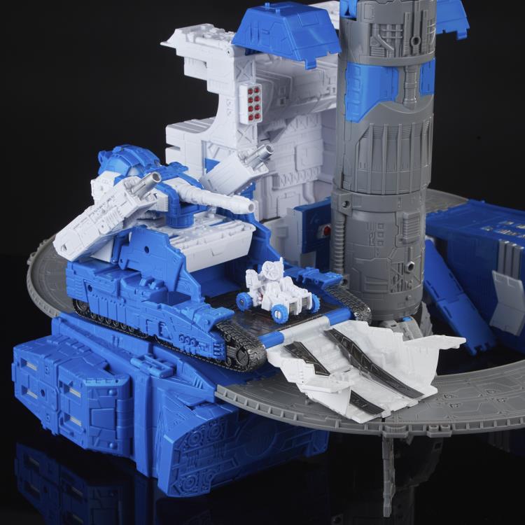 Hasbro Transformers Legacy Generations Selects Titan Guardian Robot ...