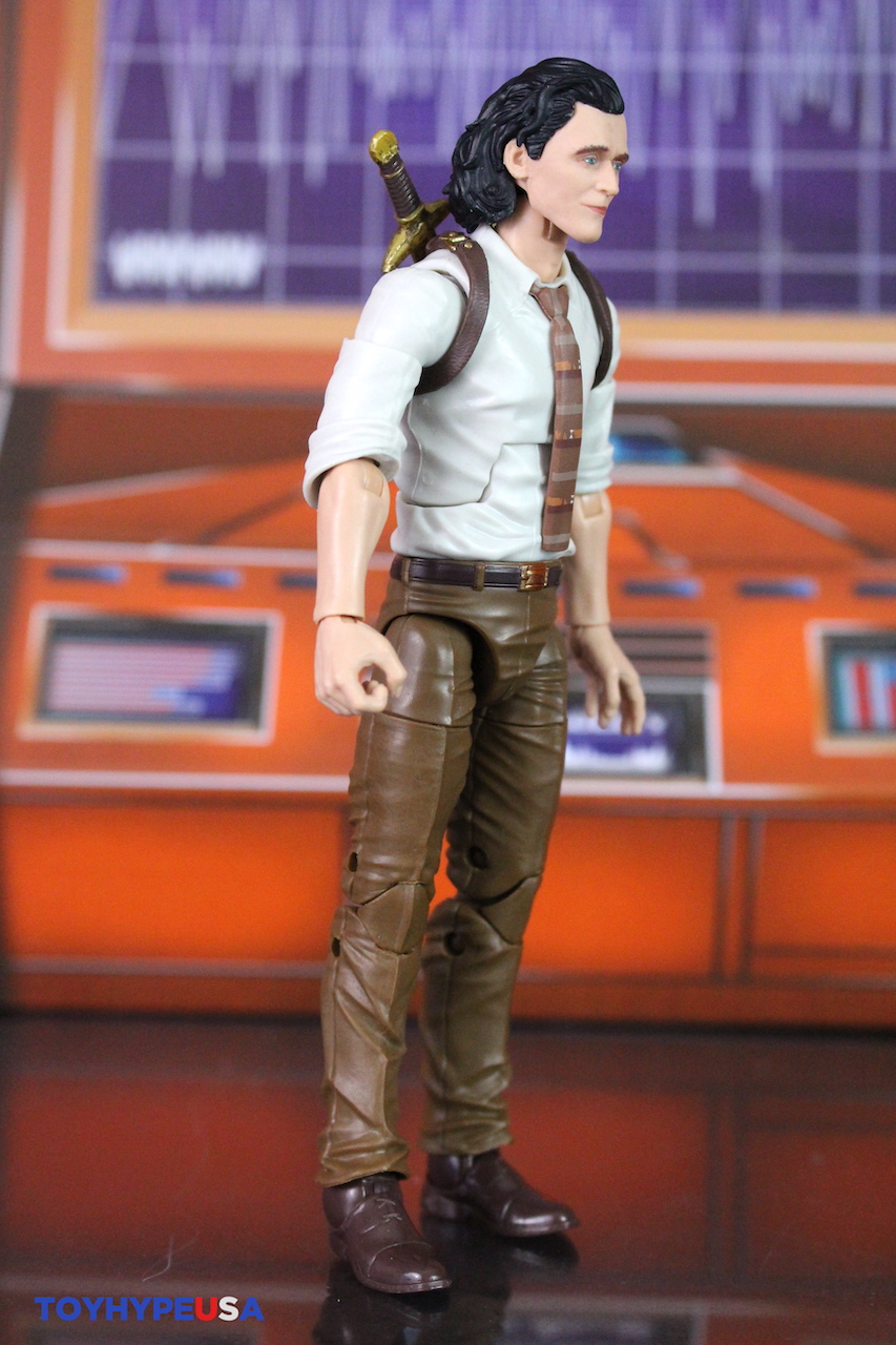 Hasbro Marvel Legends Loki with Premium Roleplay Tesseract Review