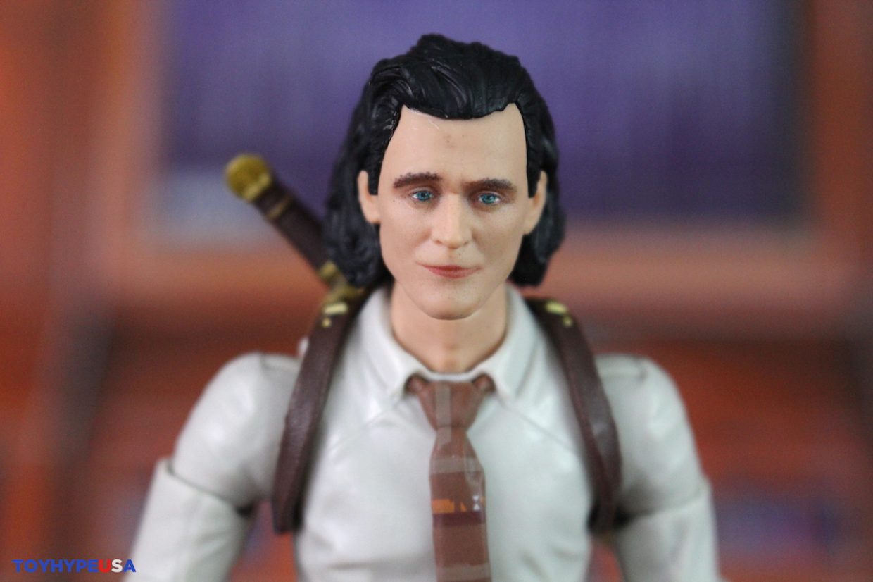 Hasbro Marvel Legends Loki with Premium Roleplay Tesseract Review