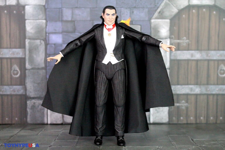 NECA Toys Universal Monsters Ultimate Dracula (Transylvania) Figure Review