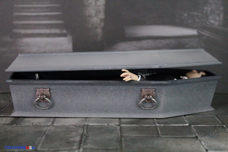 NECA Toys Universal Monsters Dracula Accessory Set Review