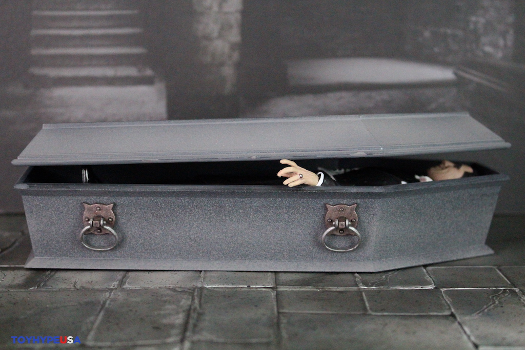 NECA Toys Universal Monsters Dracula Accessory Set Review