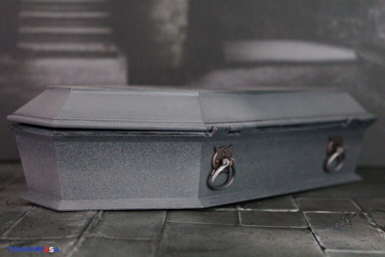 NECA Toys Universal Monsters Dracula Accessory Set Review