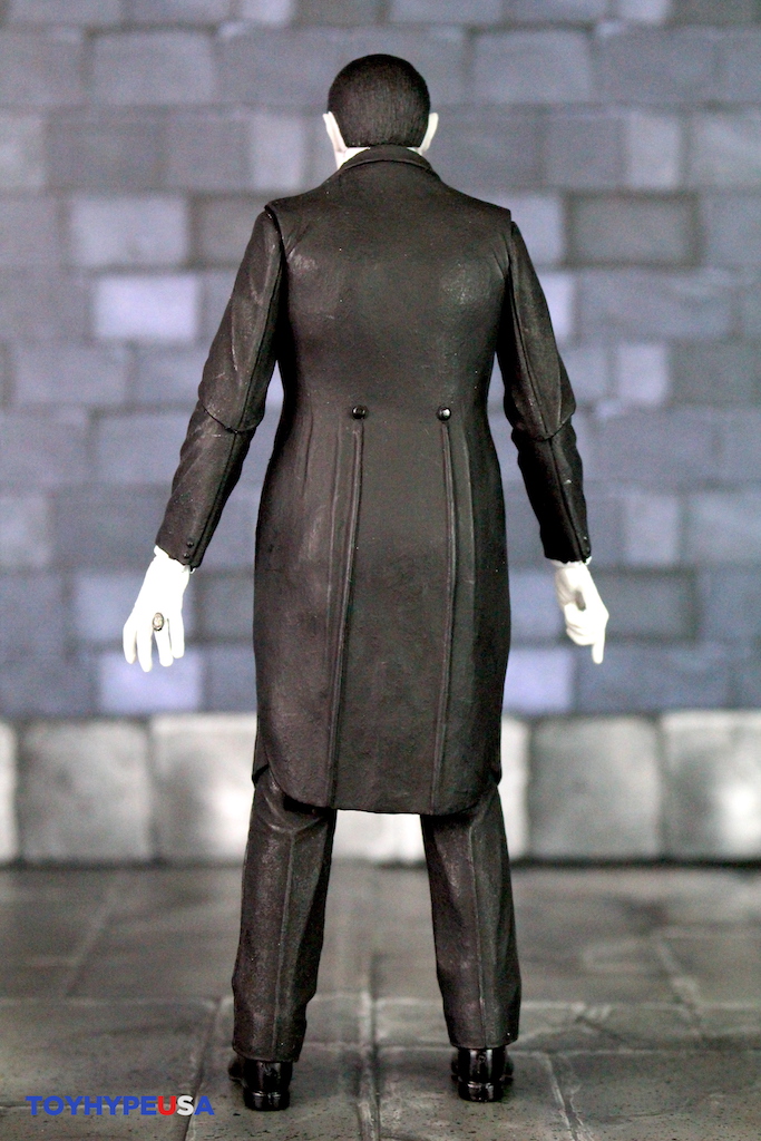 NECA Toys Universal Monsters Ultimate Dracula (Carfax Abbey) Figure Review