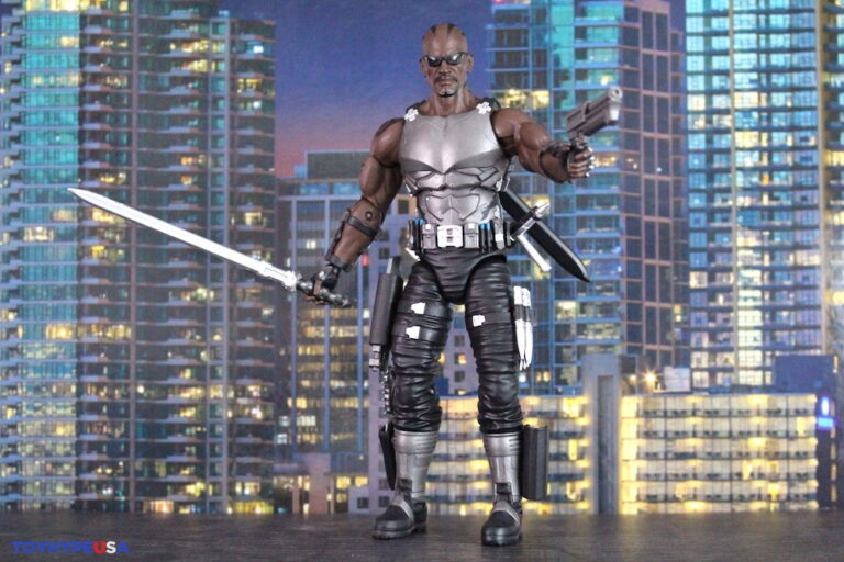Diamond Select Toys Marvel Select Blade Figure Review