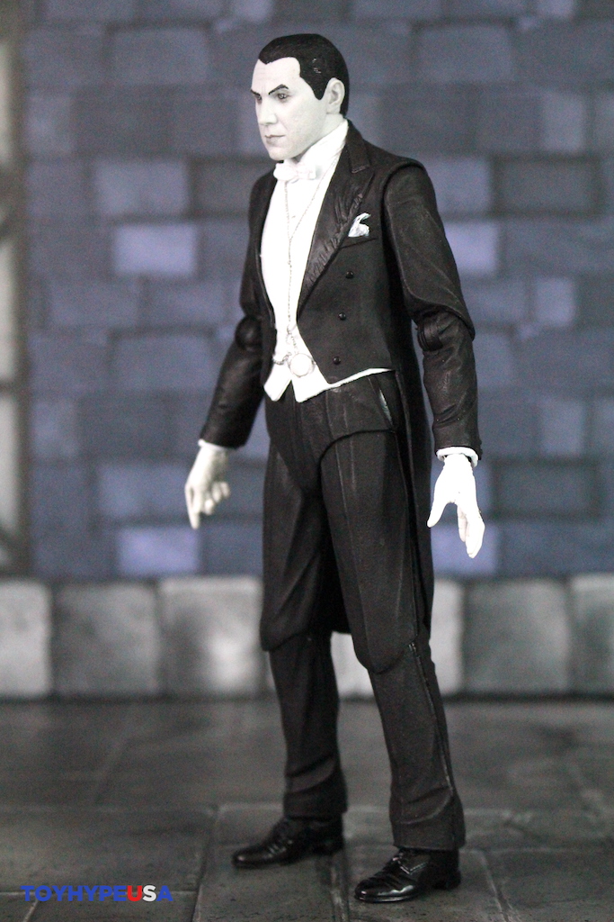 NECA Toys Universal Monsters Ultimate Dracula (Carfax Abbey) Figure Review