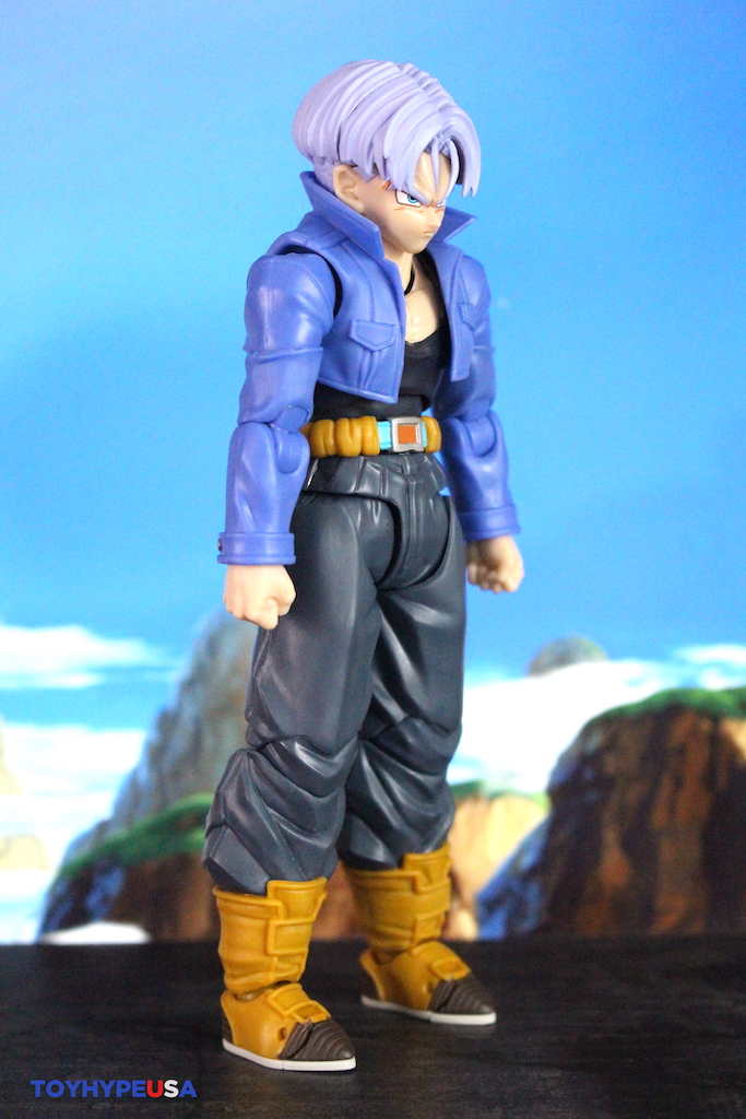 Bandai Collectibles - S.H.Figuarts Dragon Ball Z Super Saiyan Trunks (Boy from the Future ...