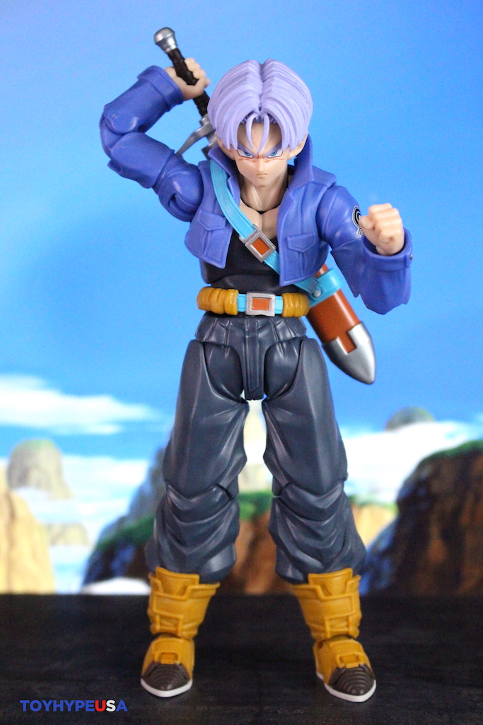 Bandai Collectibles - S.H.Figuarts Dragon Ball Z Super Saiyan Trunks (Boy from the Future ...