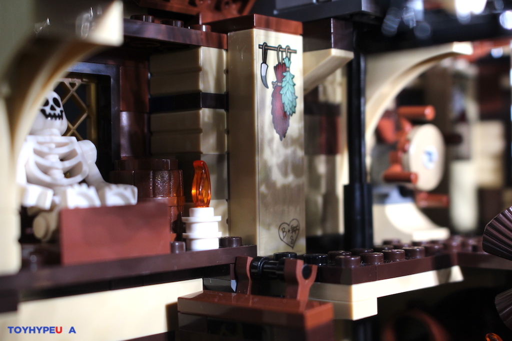 LEGO Ideas 21341 Disney Hocus Pocus: The Sanderson Sisters' Cottage Set ...