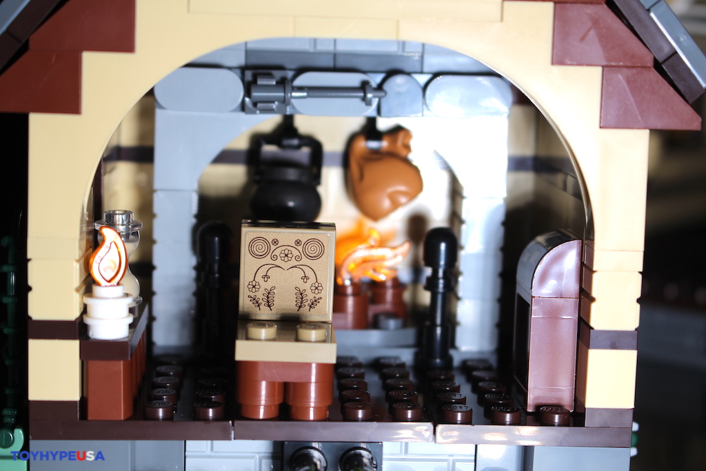 LEGO Ideas 21341 Disney Hocus Pocus: The Sanderson Sisters' Cottage Set ...