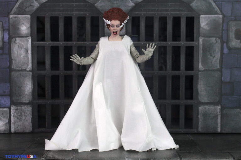 NECA Toys Universal Monsters Ultimate Bride of Frankenstein (In-Color ...