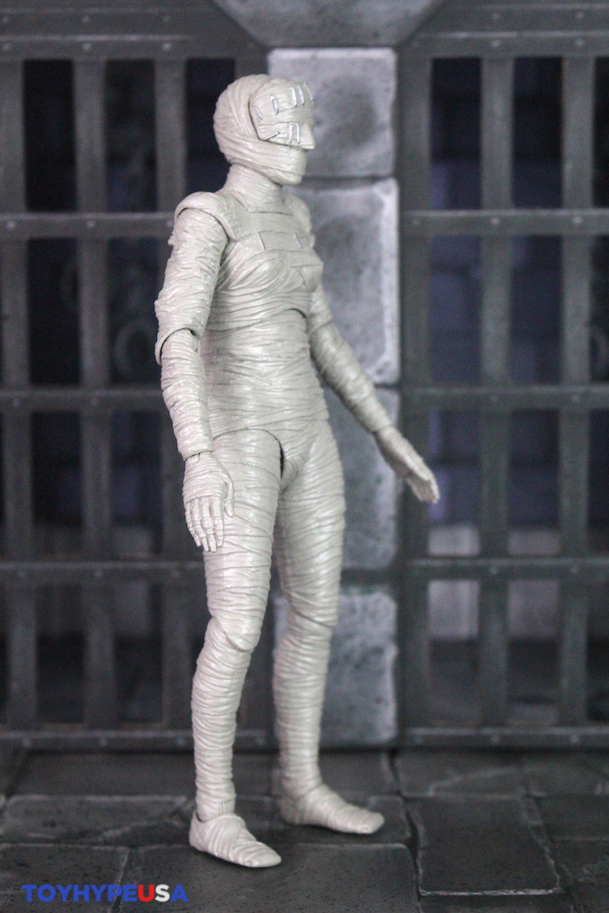 NECA Toys Universal Monsters Ultimate Bride of Frankenstein (In-Color ...