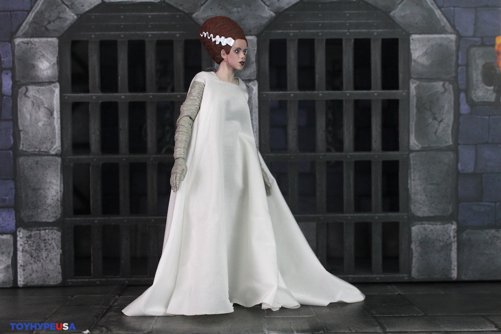 NECA Toys Universal Monsters Ultimate Bride of Frankenstein (In-Color ...