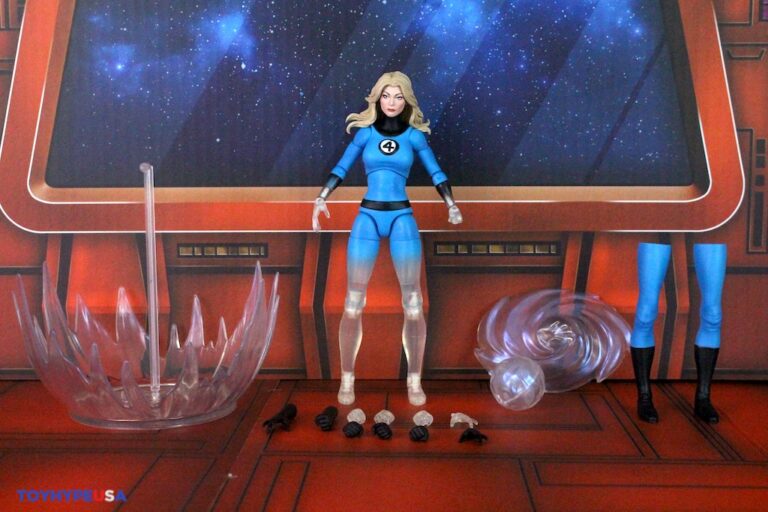 Diamond Select Toys Marvel Select Fantastic Four Invisible Woman Figure ...