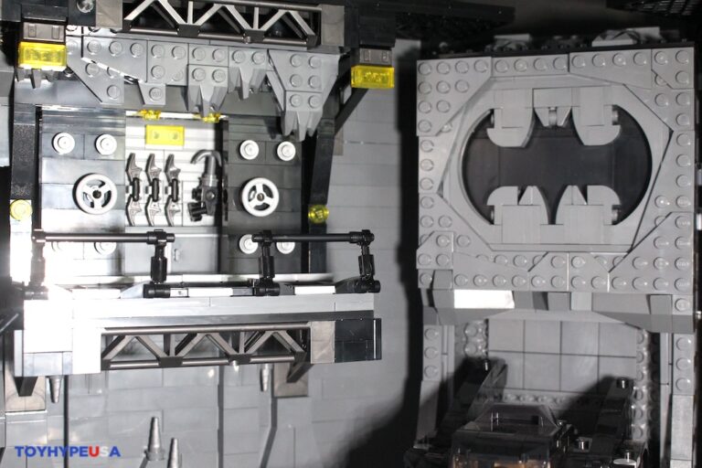LEGO DC Batman Batcave - Shadow Box 76252 Set Review