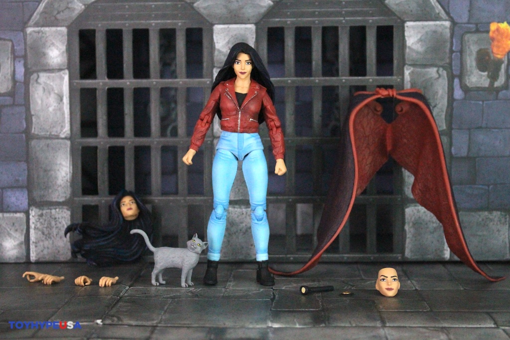 NECA Toys Disney's Gargoyles Ultimate Elisa Maza Figure Review