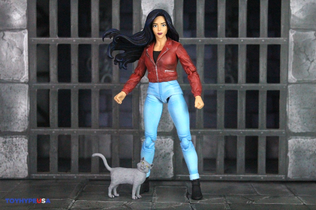 NECA Toys Disney's Gargoyles Ultimate Elisa Maza Figure Review