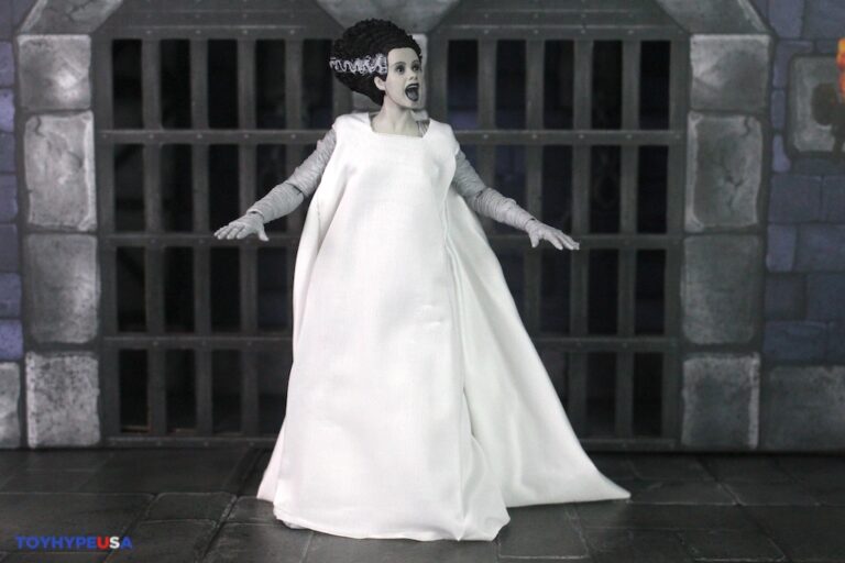 NECA Toys Universal Monsters Ultimate Bride of Frankenstein (Black ...