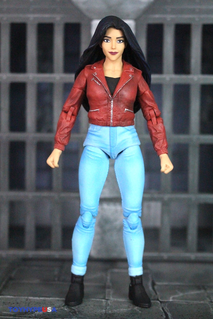 NECA Toys Disney's Gargoyles Ultimate Elisa Maza Figure Review