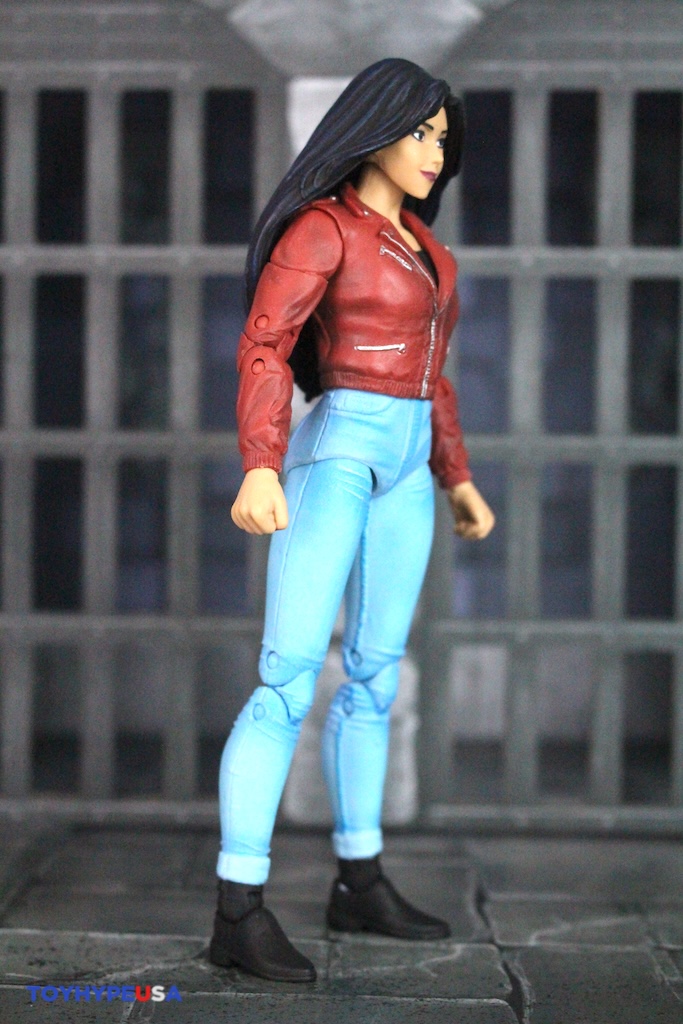 NECA Toys Disney's Gargoyles Ultimate Elisa Maza Figure Review