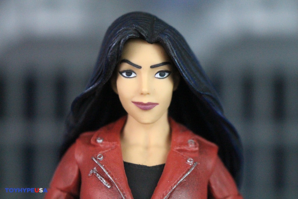 NECA Toys Disney's Gargoyles Ultimate Elisa Maza Figure Review