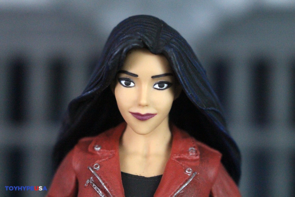 NECA Toys Disney's Gargoyles Ultimate Elisa Maza Figure Review