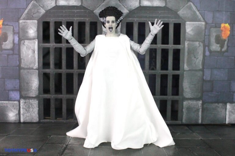 NECA Toys Universal Monsters Ultimate Bride of Frankenstein (Black ...