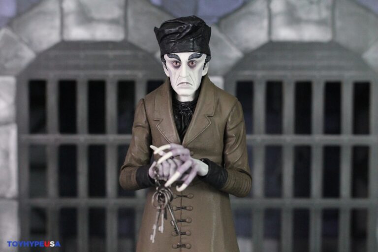 NECA Toys Nosferatu A Symphony of Horror - Ultimate Count Orlok Figure ...