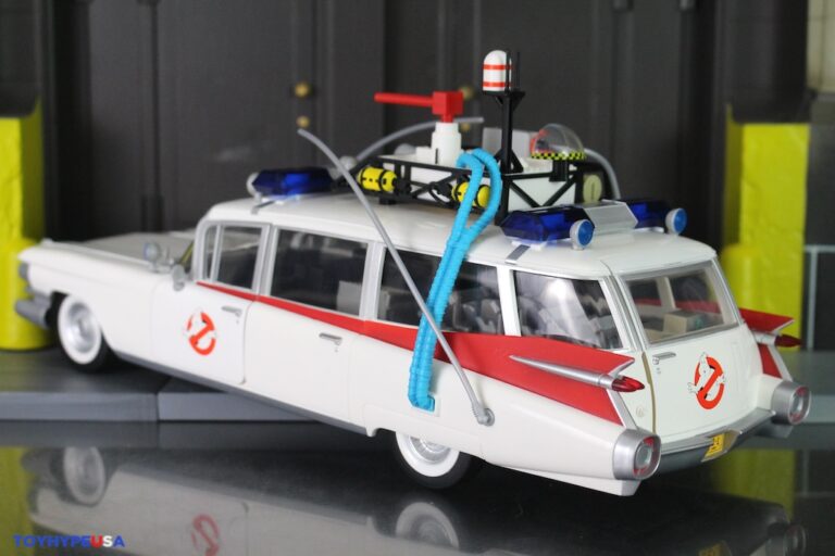 Hasbro Ghostbusters (1984) Plasma Series Ecto-1 Vehicle Review