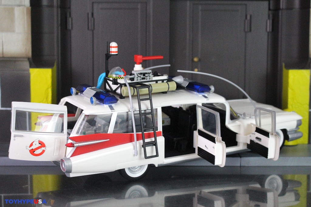 Hasbro Ghostbusters (1984) Plasma Series Ecto-1 Vehicle Review