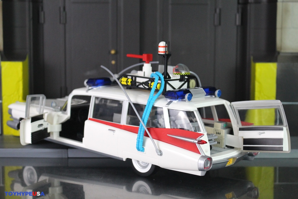 Hasbro Ghostbusters (1984) Plasma Series Ecto-1 Vehicle Review