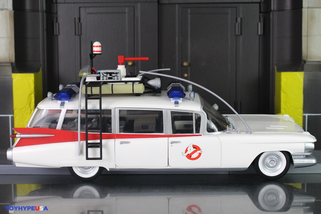 Hasbro Ghostbusters (1984) Plasma Series Ecto-1 Vehicle Review